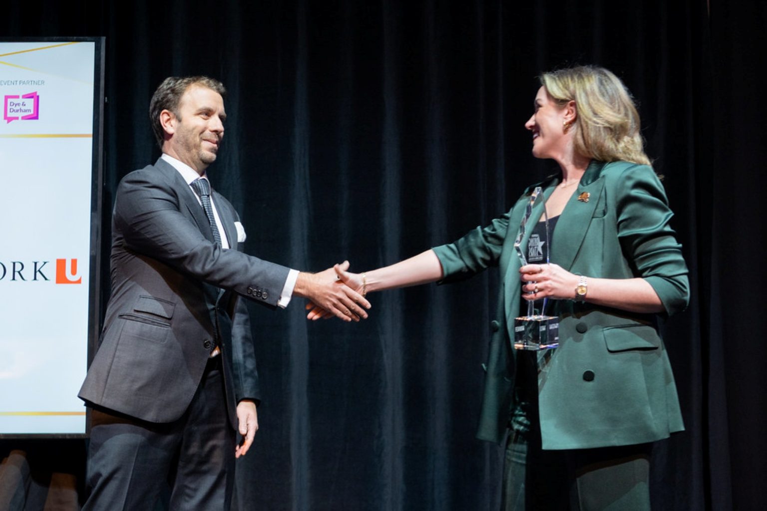 Kelly Harris wins Lexpert Rising Star Award - Harris + co.